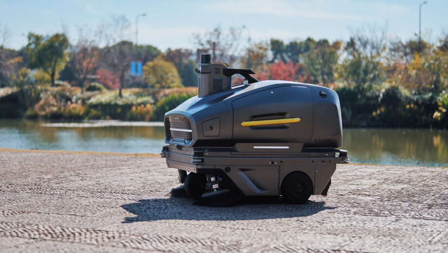 UDEER.AI有鹿机器人 | 具身智能的商用室外巡扫机器人AI130