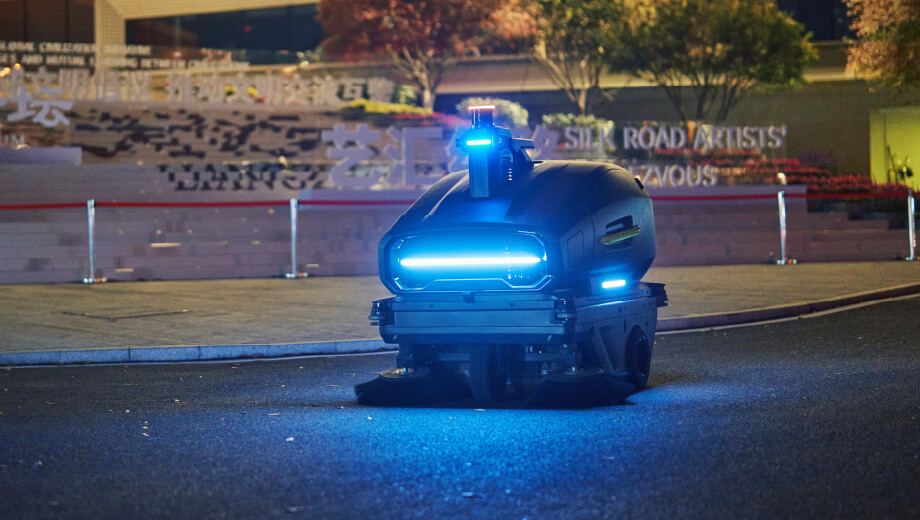 UDEER.AI有鹿机器人 | 具身智能的商用室外巡扫机器人AI130